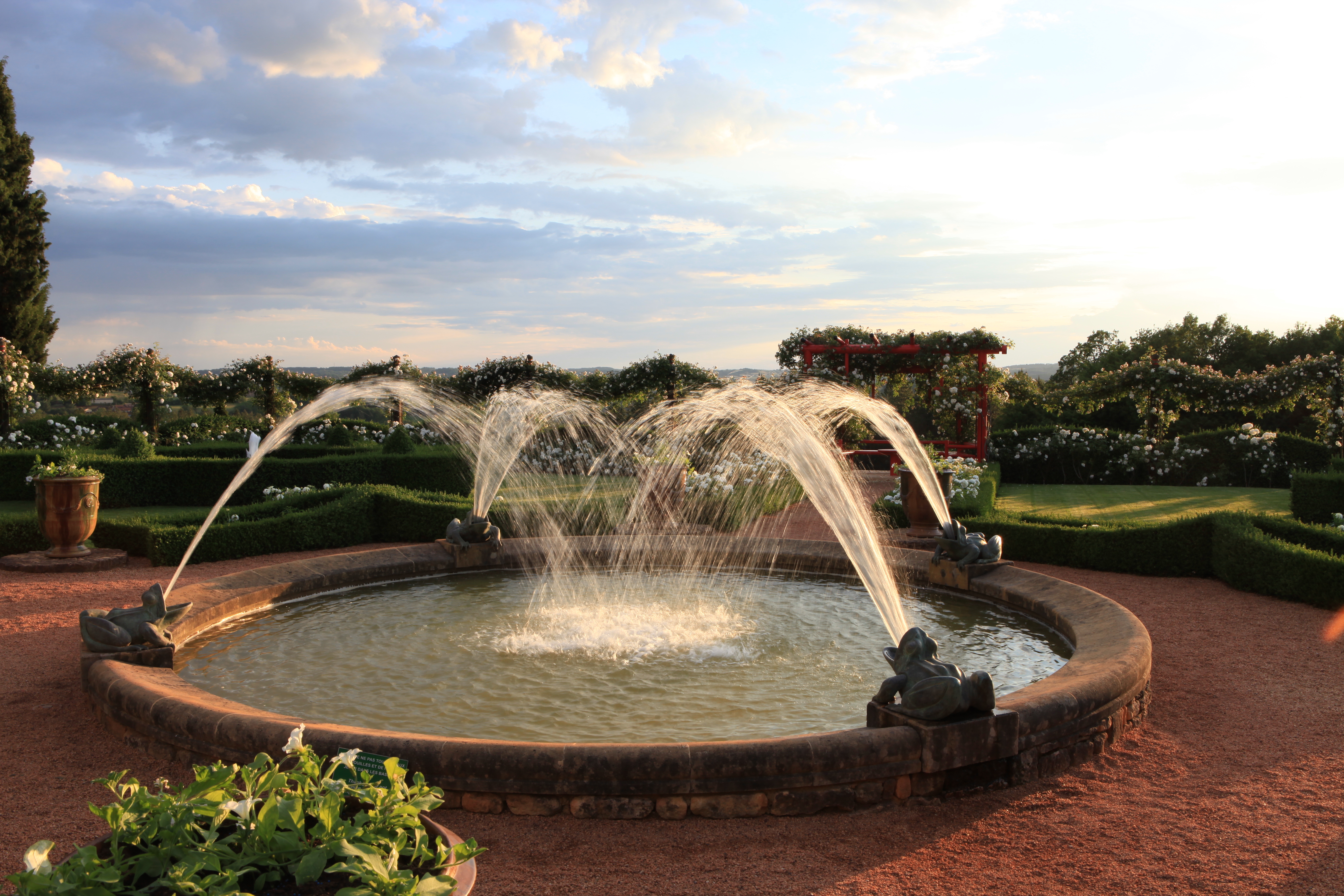 eyrignac_jardin_blanc_bassin_georges_leveque - Eyrignac et ses jardins ...